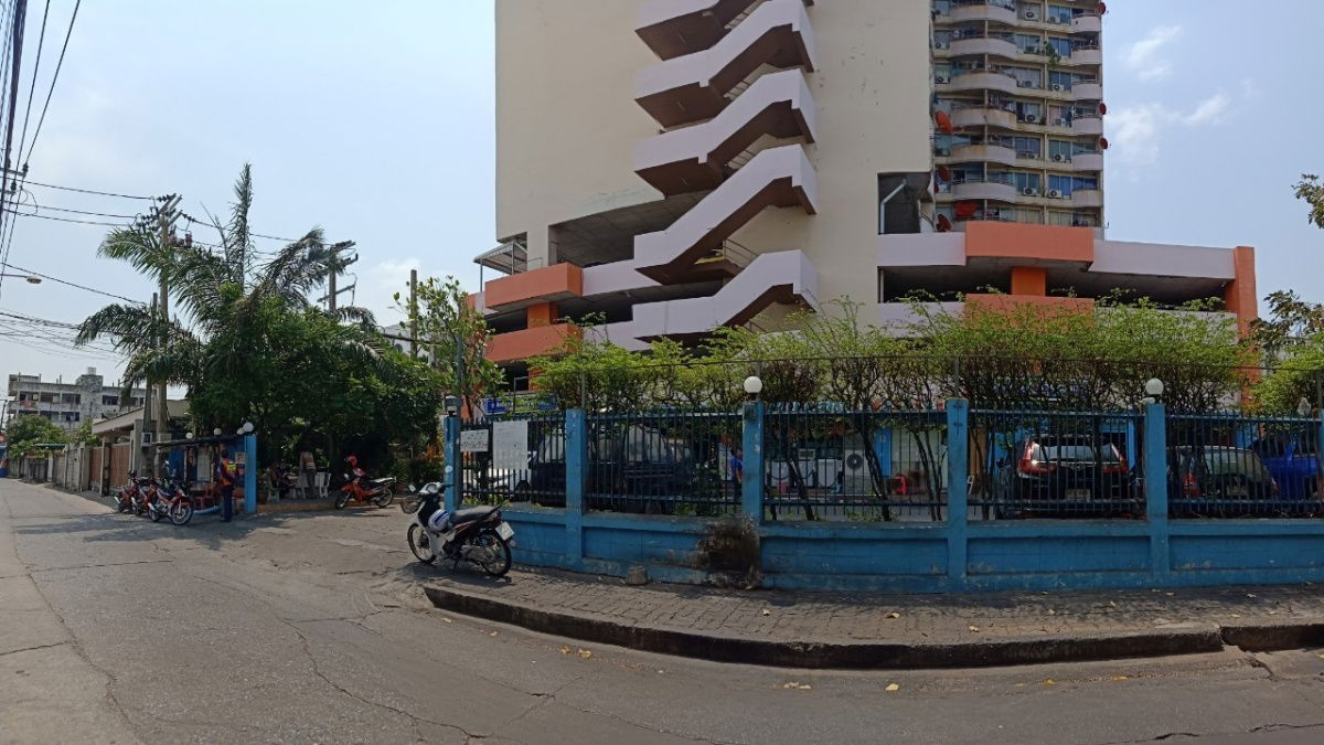 ขาย-คอนโด แฟมมิลี่ รัชดา (Family Ratchada) | PropertyHub.in.th